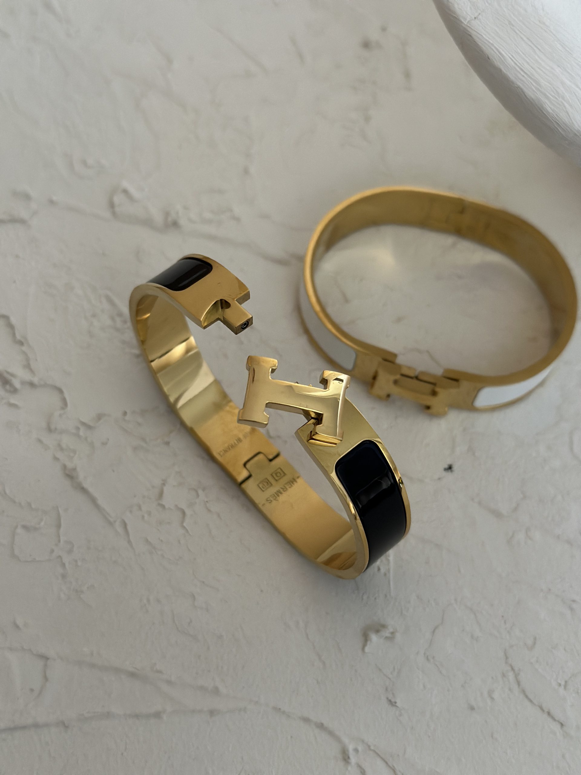 بنگل هرمس پهن طلایی قفل اورجینال - مونسا اکسسوری